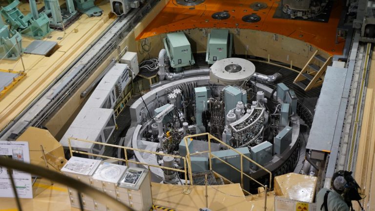 2007年から稼働を停止している大洗町にある日本原子力研究開発機構の高速実験炉「常陽」のメディア向け見学会が6月22日行われました。